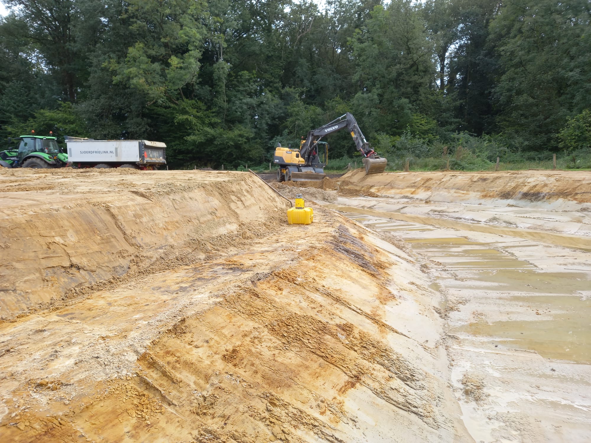 Grondwerk voor vijver of zwembad - Sjoerd Frielink